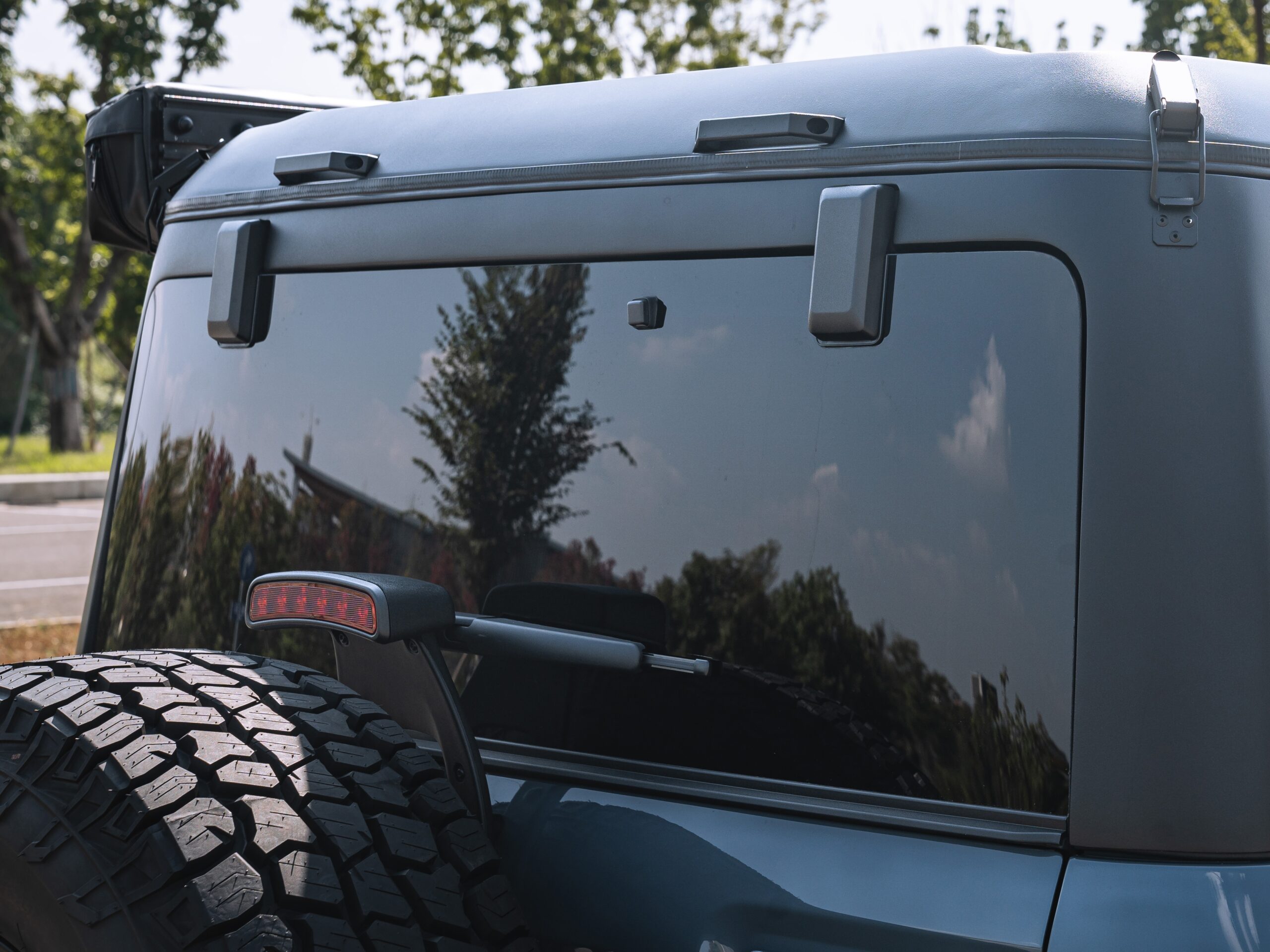 Tailgate glass assembly – V-LIFE VENTURE4WD